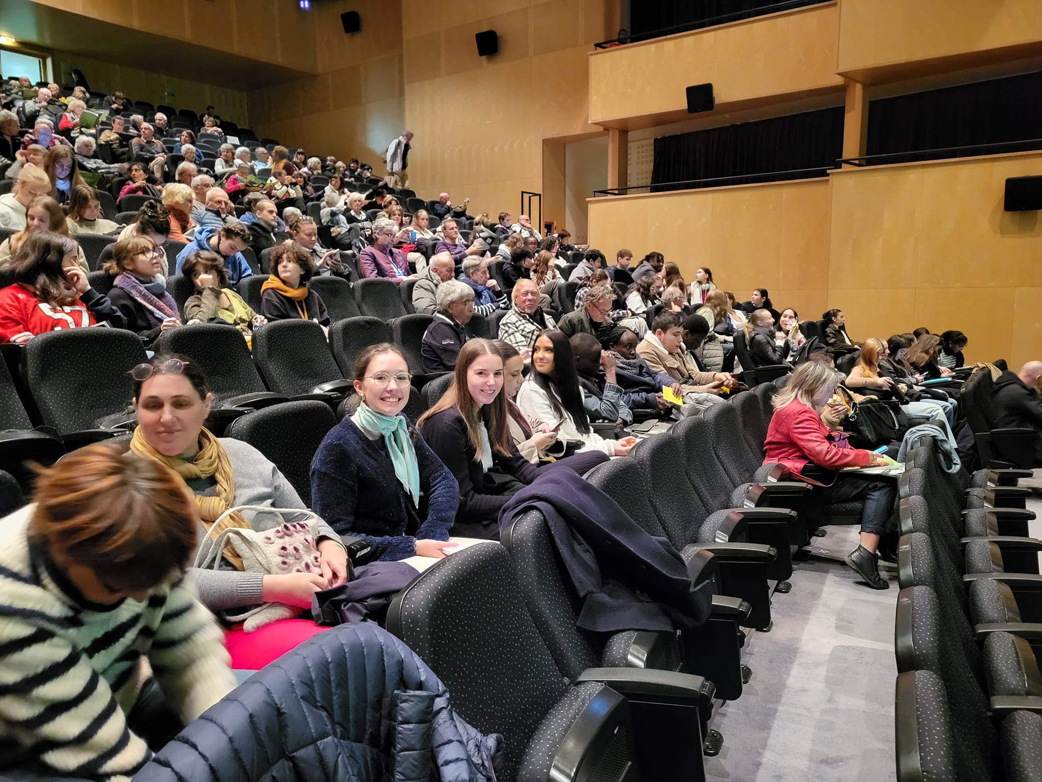 Projection de "premier pas vers un voyage engagé" | Saint-Alyre